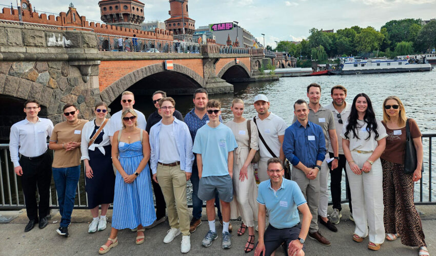 BA Young Professionals: Bootsfahrt mit Austausch - games & business